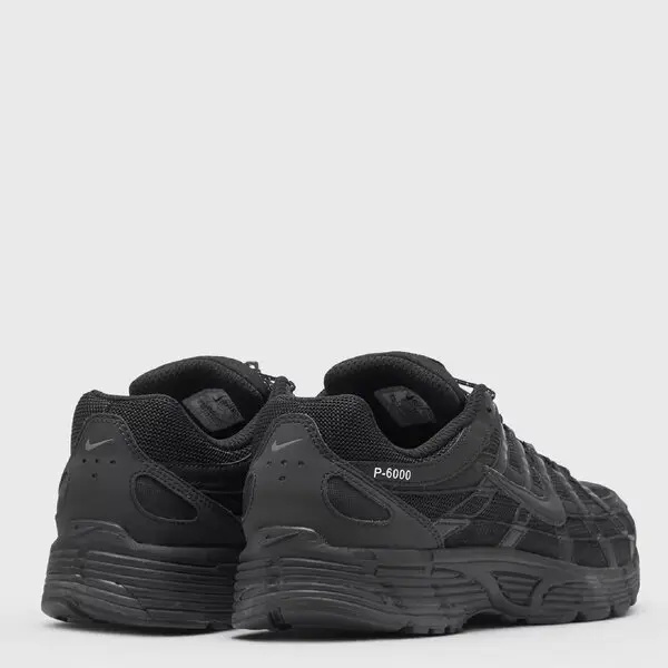 Nike Mesh Sneaker