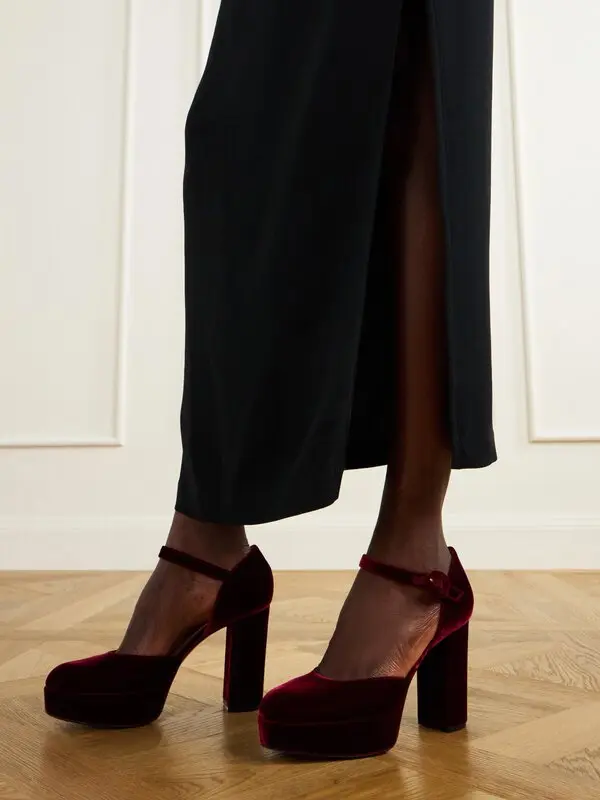 GIANVITO ROSSI 70 Velvet Pumps