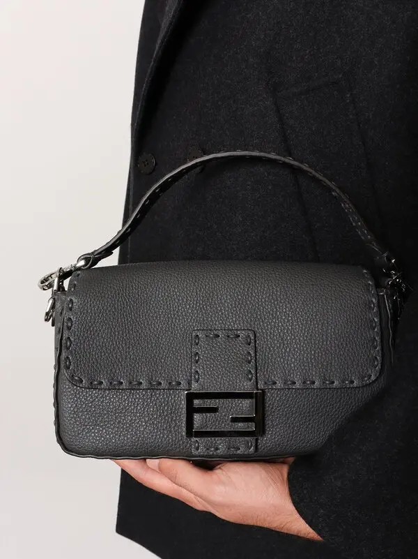 Fendi Baguette Leather Shoulder Bag With Selleria Stitchings - Grey