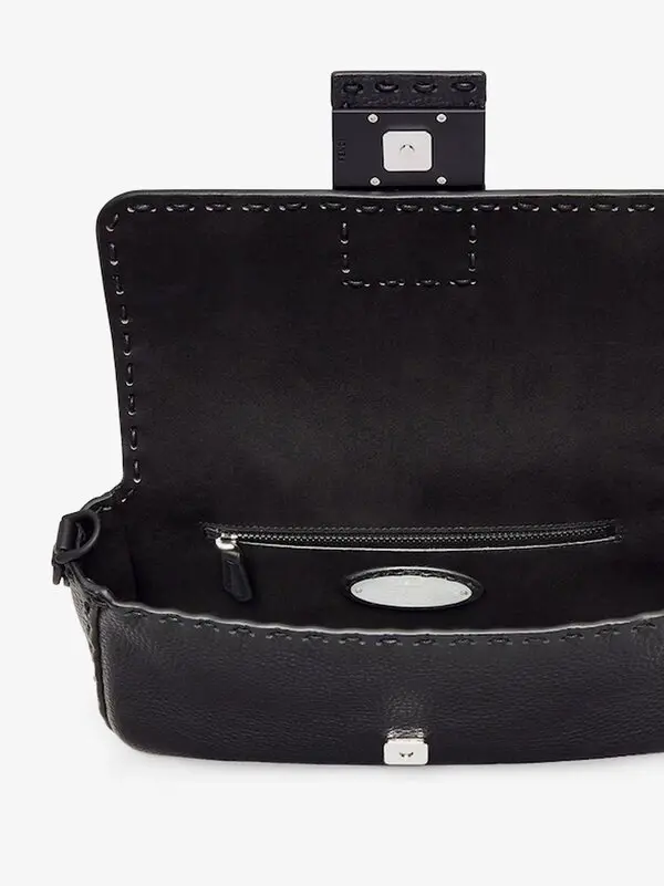 Fendi Baguette Leather Shoulder Bag With Selleria Stitchings - Grey