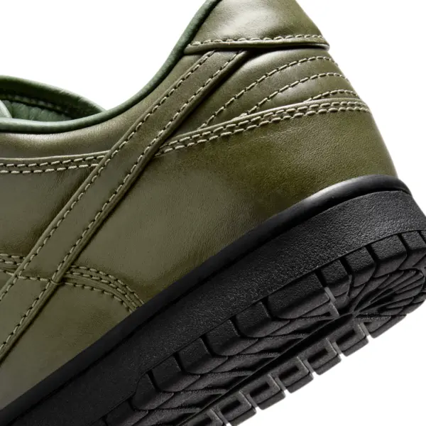 Nike Dunk Low Retro Premium Sneakers - Green