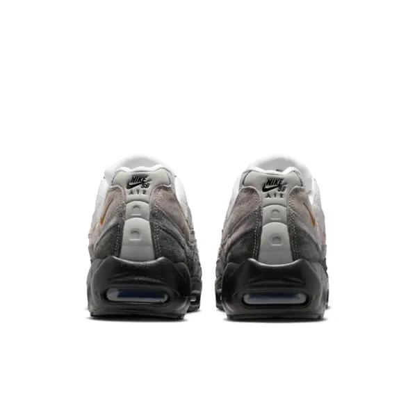 Nike Air Max 95 Sneakers - Black