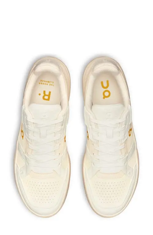 On The Roger Clubhouse Ace Sneaker - Ivory/dew