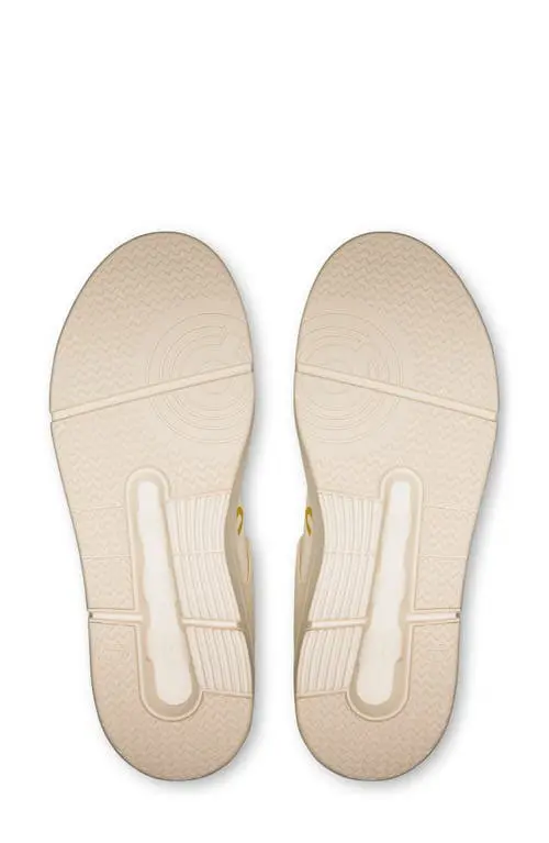 On The Roger Clubhouse Ace Sneaker - Ivory/dew