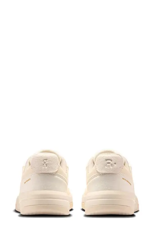 On The Roger Clubhouse Ace Sneaker - Ivory/dew