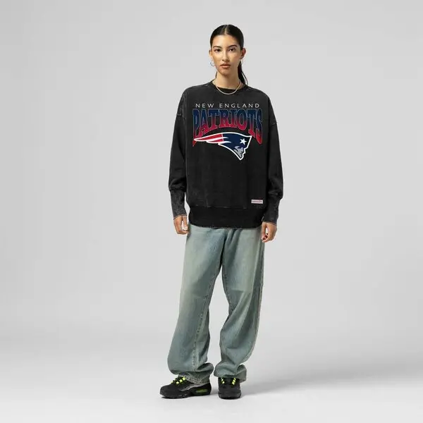 Mitchell & Ness New England Patriots Mineral Wash Crewneck Sweatshirt - Black