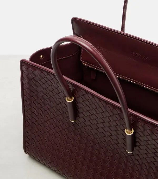 Bottega Veneta Barbara Medium Leather Tote Bag - Burgundy
