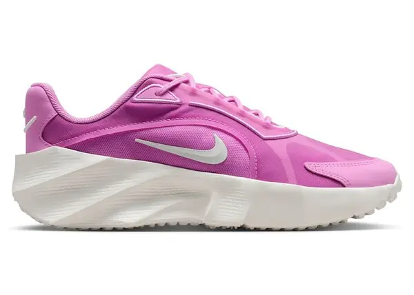 Nike Aura Edge Sneakers