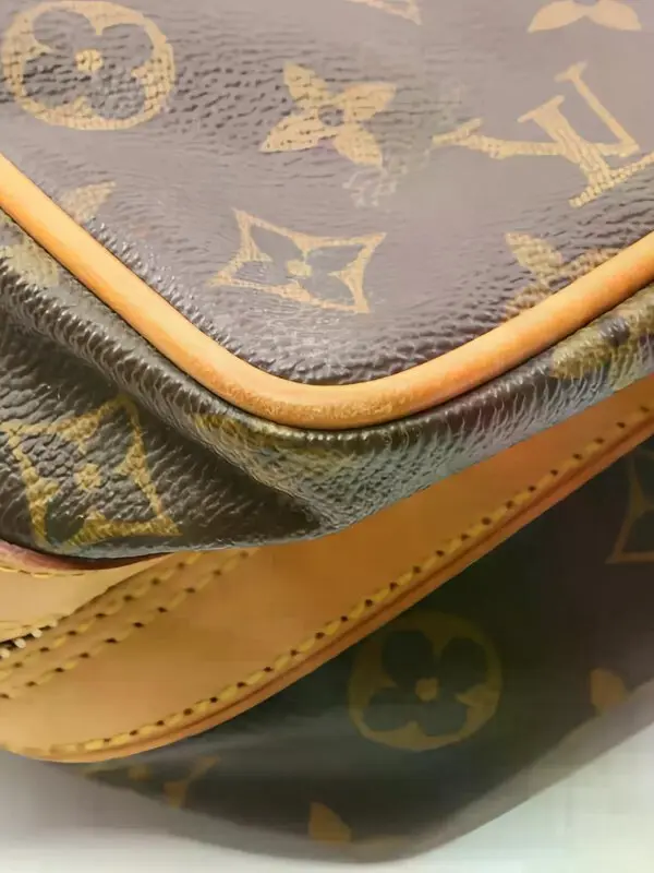 LOUIS VUITTON 2003 Monogram Shoulder Bag