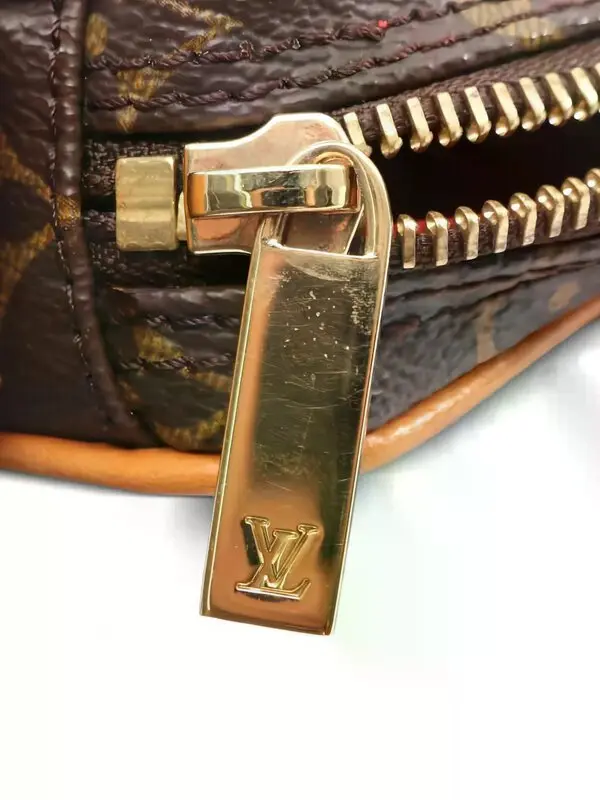 LOUIS VUITTON 2002 Croissant Shoulder Bag