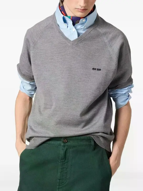 Miu Miu Wool V-neck Short Sleeve Sweater With Intarsia Logo - Grey