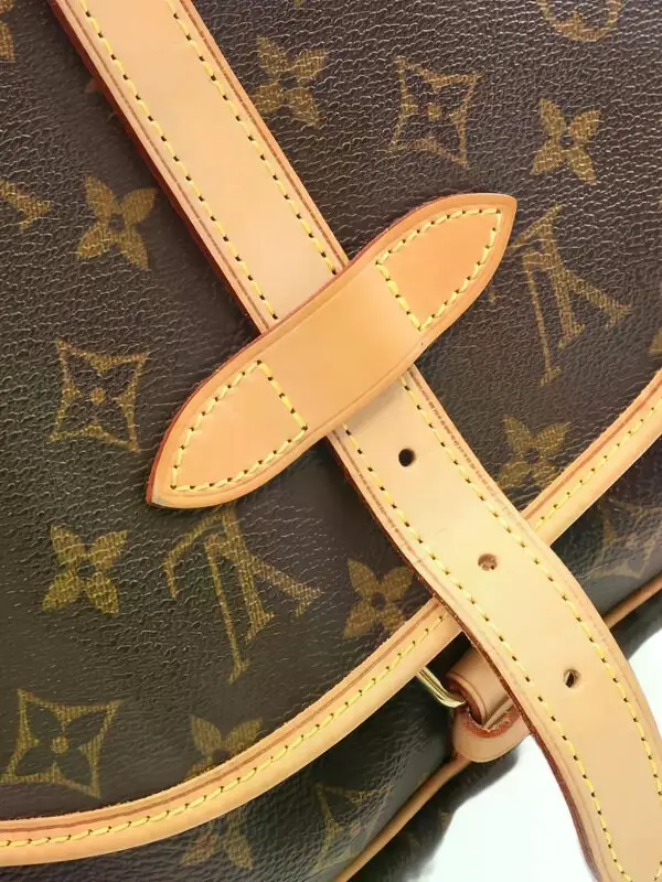 LOUIS VUITTON 2003 Monogram Leather Crossbody Bag