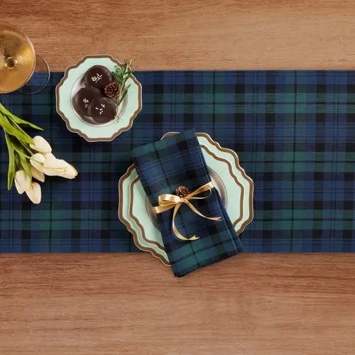 SOLINO HOME Linen Table Runnerblackwatch Plaid
