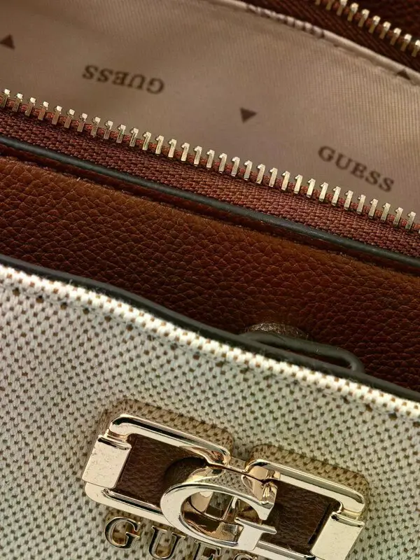 Guess Karnilla Logo-plaque Tote Bag