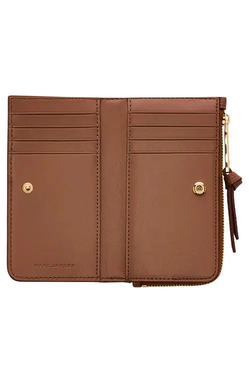 Marc Jacobs The Medium Flat Leather Wallet - Argan Oil