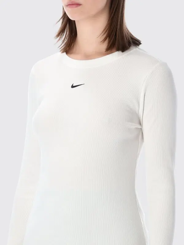 Nike T-shirt - White