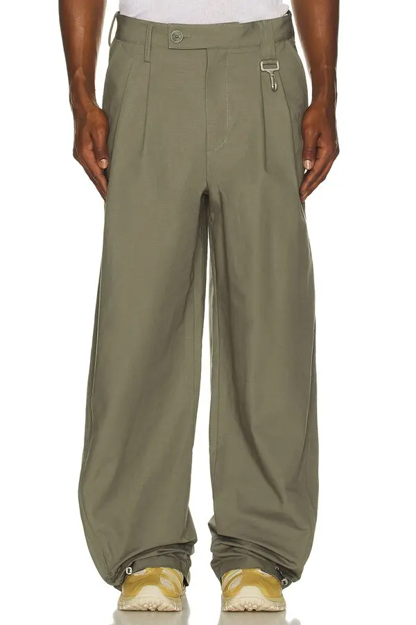 Reese Cooper Cotton Ripstop Pleated Trouser