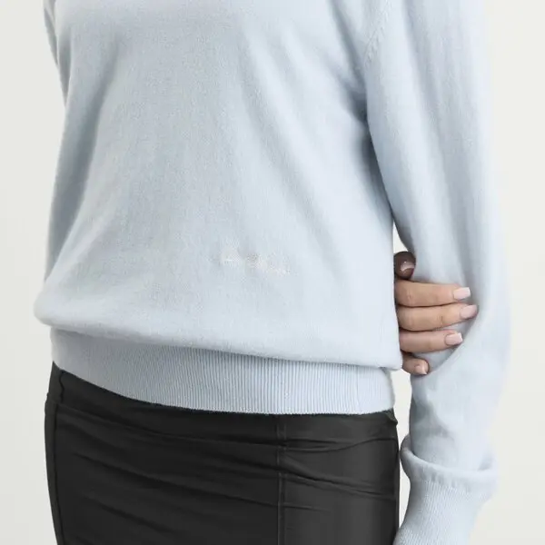 DUNST Soft V-neck Sweater