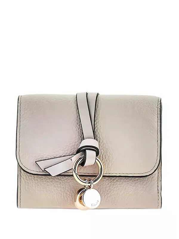 Chloé Textured Charm Wallet - Neutrals