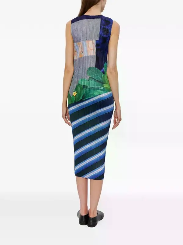 Issey Miyake Graphic Print Pleated Midi Dress