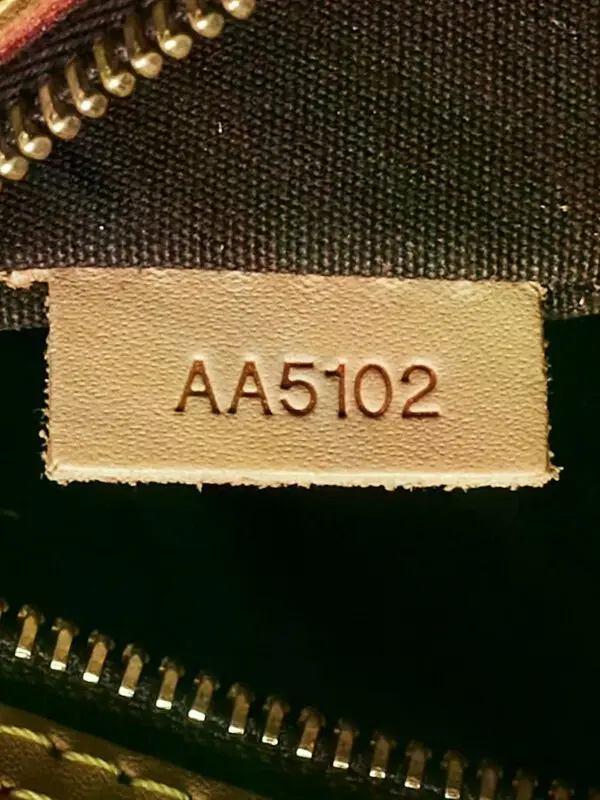 LOUIS VUITTON Brea Mm