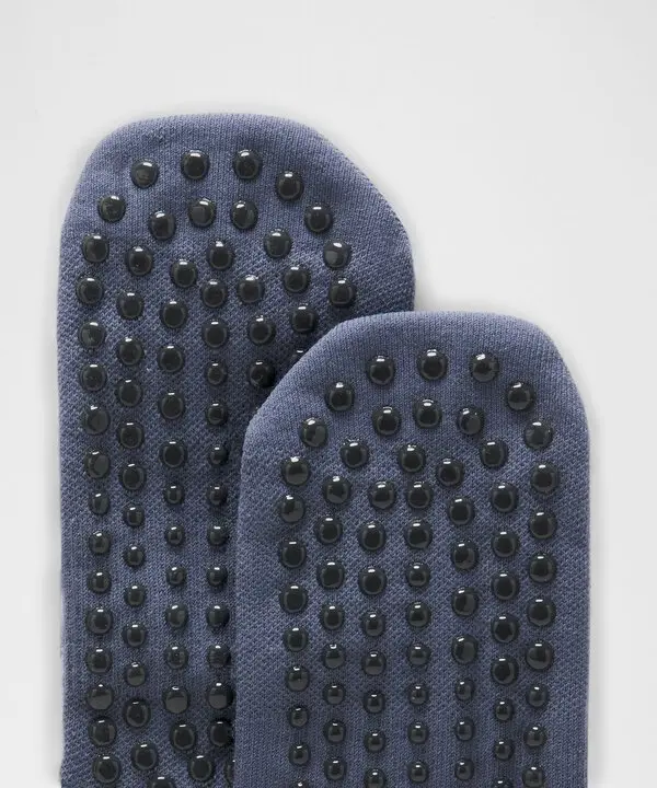 Lululemon Grip Quarter Socks - Dusty Diamond
