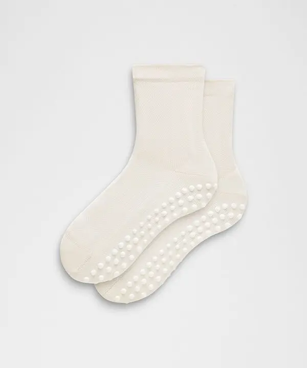 Lululemon Grip Quarter Socks - Light Ivory