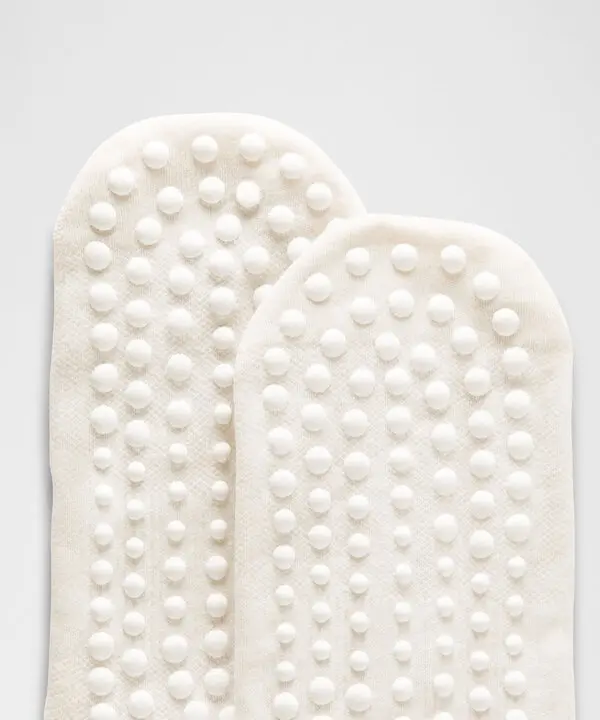 Lululemon Grip Quarter Socks - Light Ivory