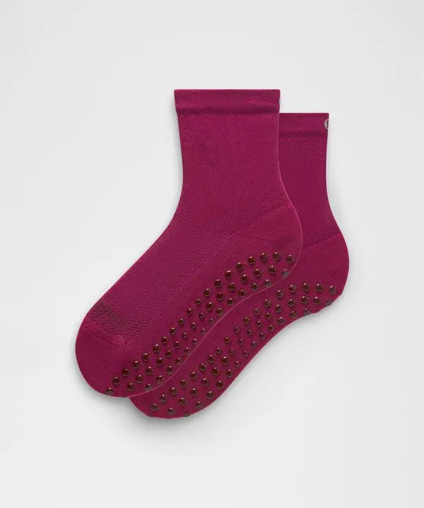 Lululemon Grip Quarter Socks - Raspberry Rave
