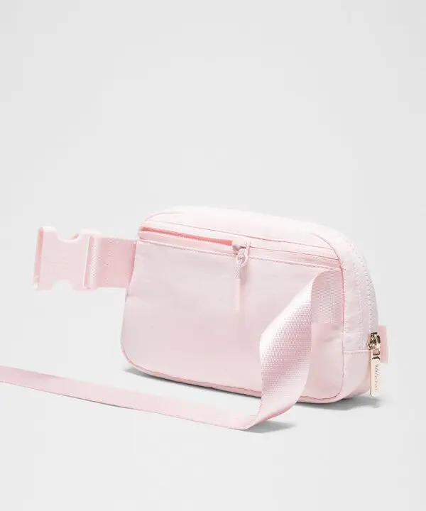 Lululemon Everywhere Belt Bag 1l - Pink Pearl/light Ivory/gold