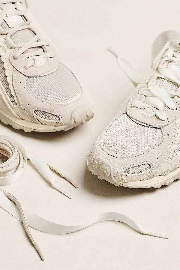 NEW BALANCE 204l Sneakers - White