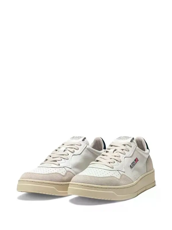 AUTRY Perforated Medalist Low Sneakers