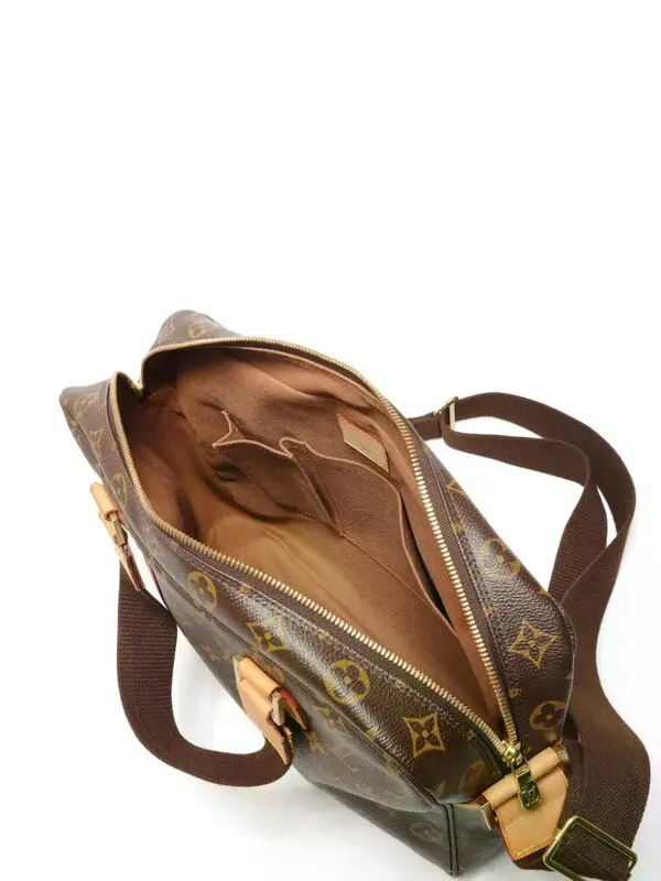 LOUIS VUITTON 2006 Sac Bosphore Briefcase