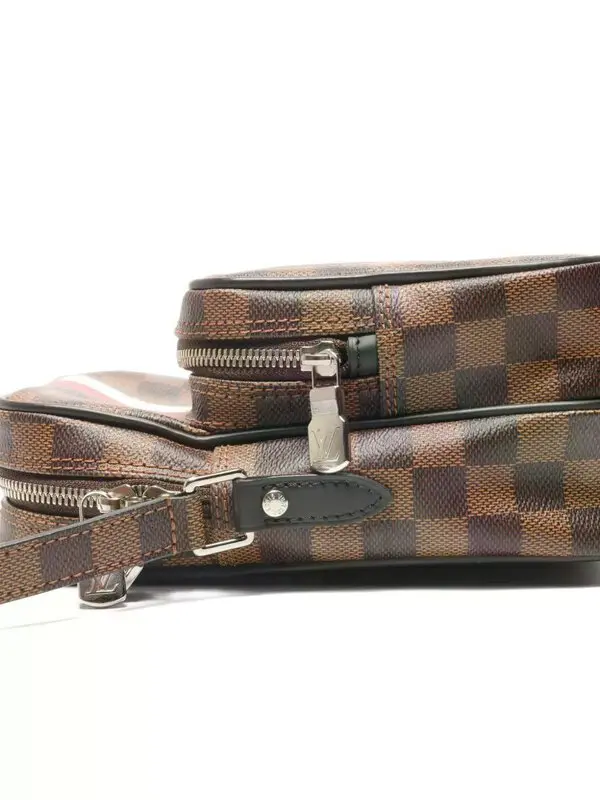 LOUIS VUITTON 2016 Chapman Cross Body Bag - Brown