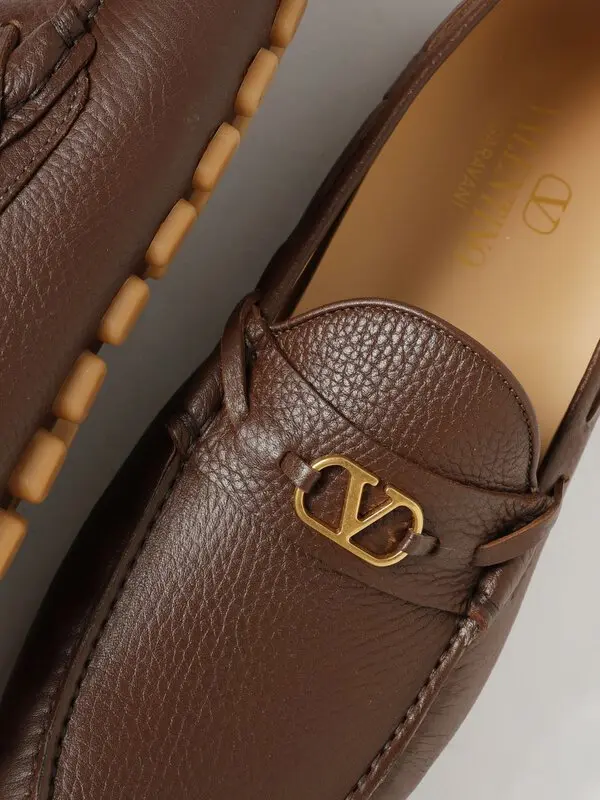 Valentino Garavani Grained Leather Driver Loafers - Brown
