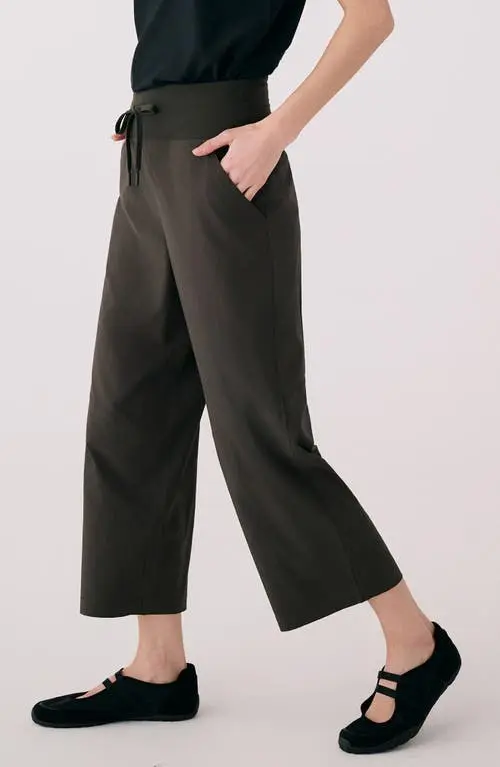 LOLE Soft Crop Cargo Pants - Olive