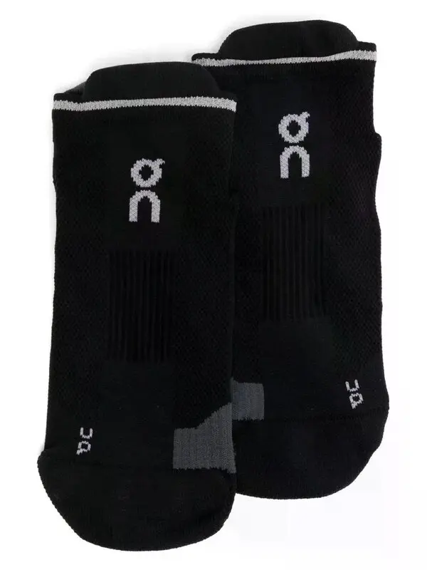 On Low Performance Run Socks - Black