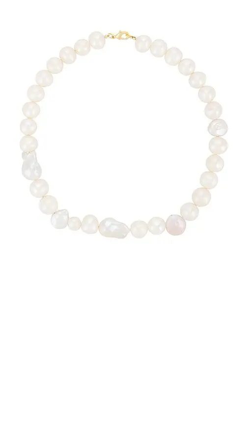 Shashi Pema Necklace - Pearl