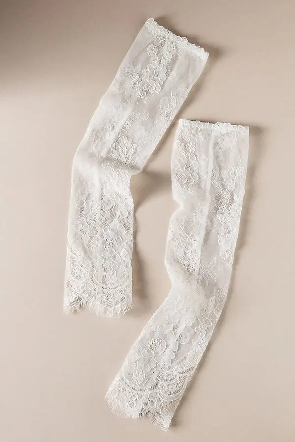 UNTAMED PETALS Madeline Fingerless Lace Gloves - White