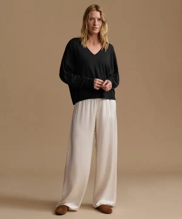 Jenni Kayne Dree V-neck Sweater In Fine-gauge Merino Wool - Black