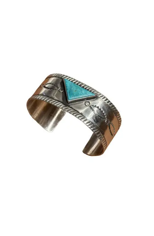 FORTELA Engraved Bracelet With Turquoise Stone