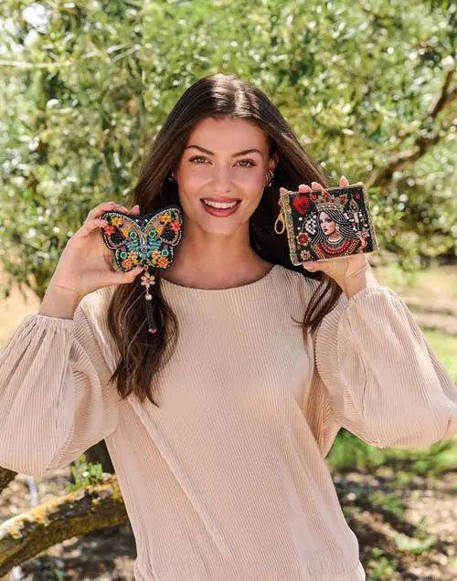 MARY FRANCES ACCESSORIES The Queen Coin Purse