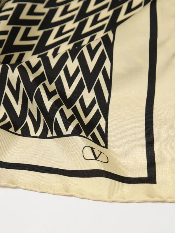Valentino Garavani Toute La V Silk Foulard - Beige