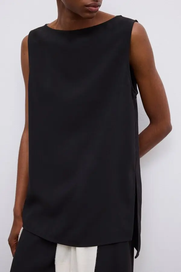 HOUSE OF DAGMAR Sleeveless Crepe Top