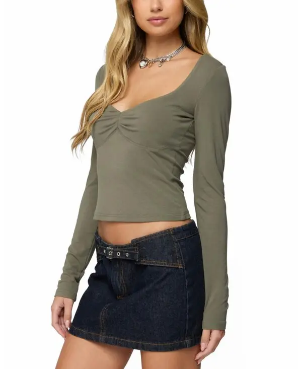 EDIKTED Zelly Deep V Scoop Neck Top