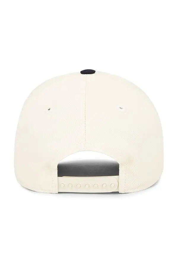 SIEGELMAN STABLE Five Panel Cap - Cream & Navy