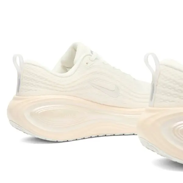 Nike Vomero Plus Ess Running Sneakers