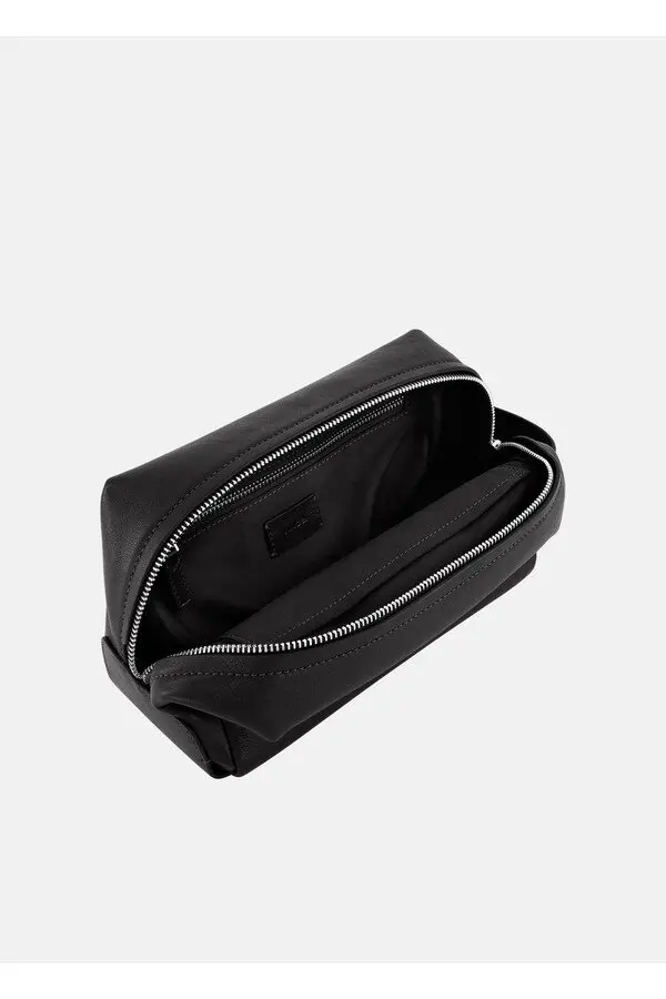Vince Leather Dopp Kit - Black
