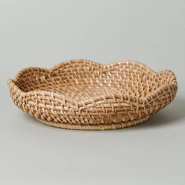 KUBO Round Rattan Scalloped Tray