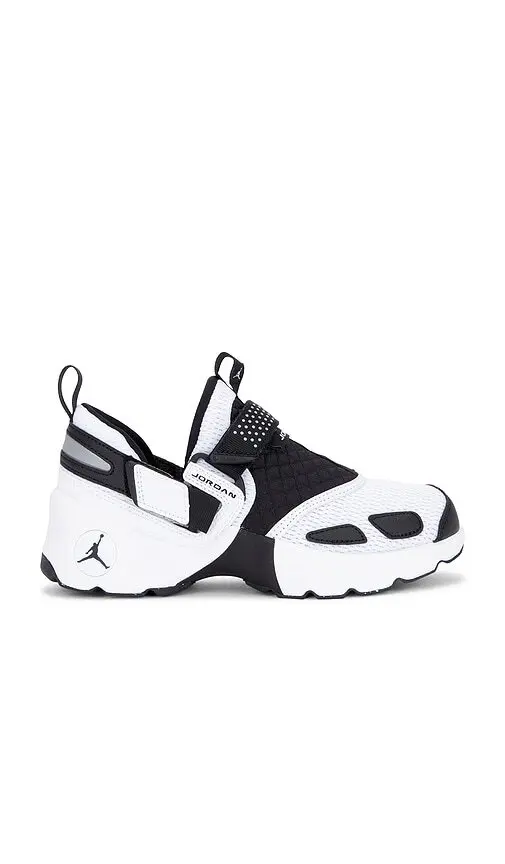 JORDAN Trunner Lx Sneaker - White  Black & Reflective Silver